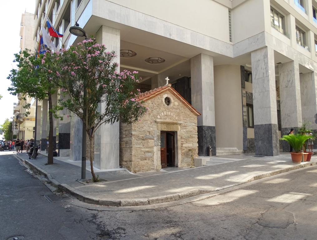 Ι. Ναός Αγίας Δύναμης, συμβολή οδών Μητροπόλεως 15-17 και Πεντέλης 2 ...