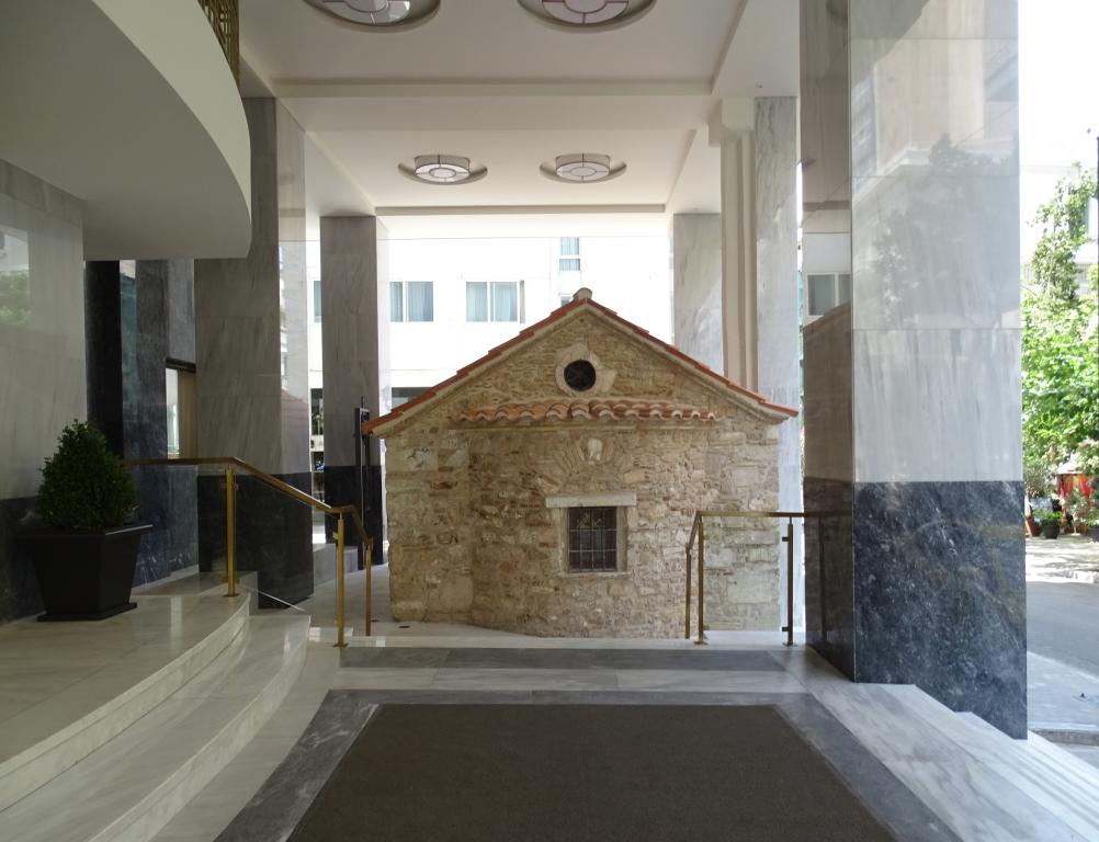 Ι. Ναός Αγίας Δύναμης, συμβολή οδών Μητροπόλεως 15-17 και Πεντέλης 2 ...